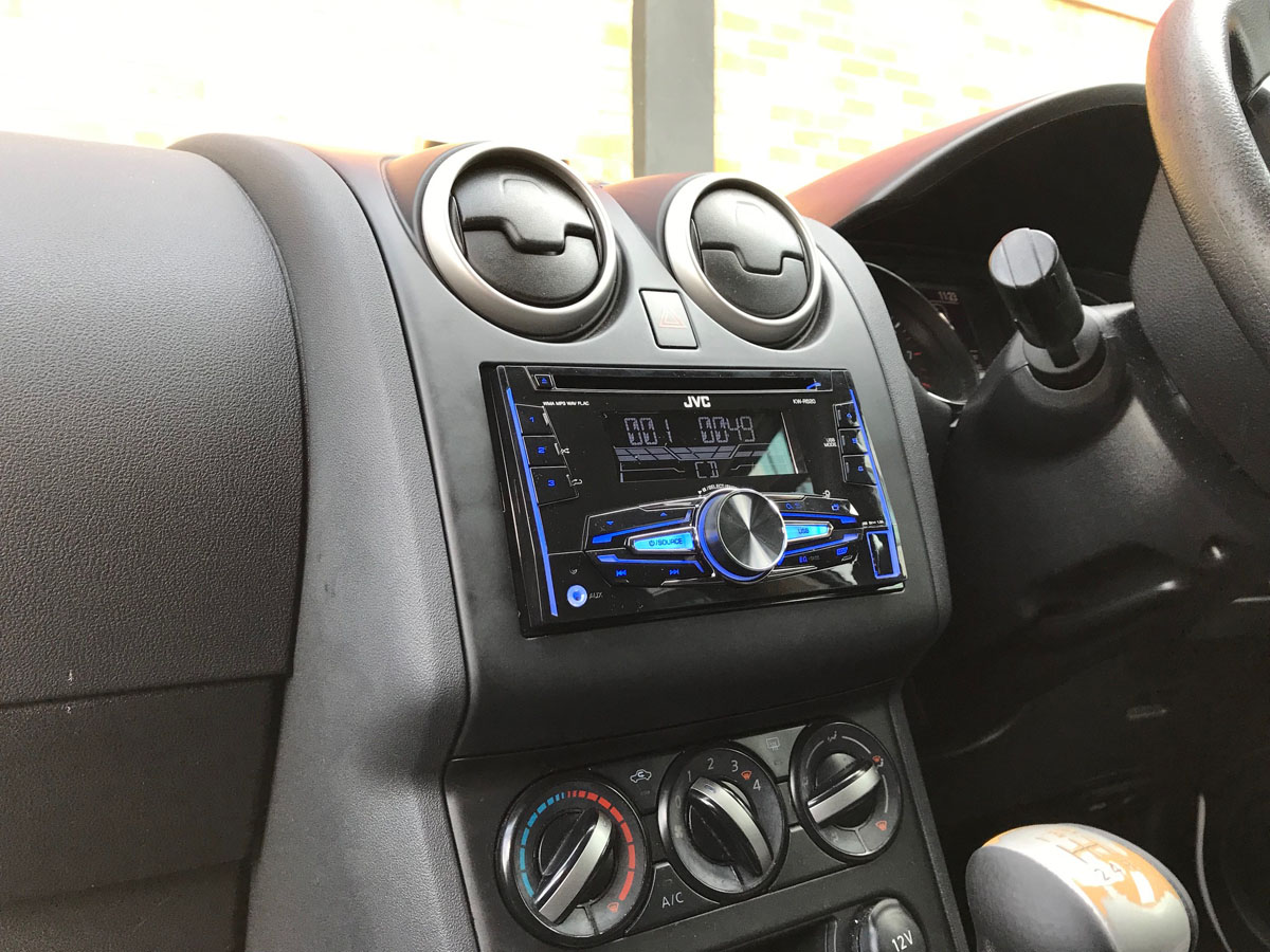 JVC KW-R520 double din stereo install Nissan Qashqai 2013 – Dynamic ...